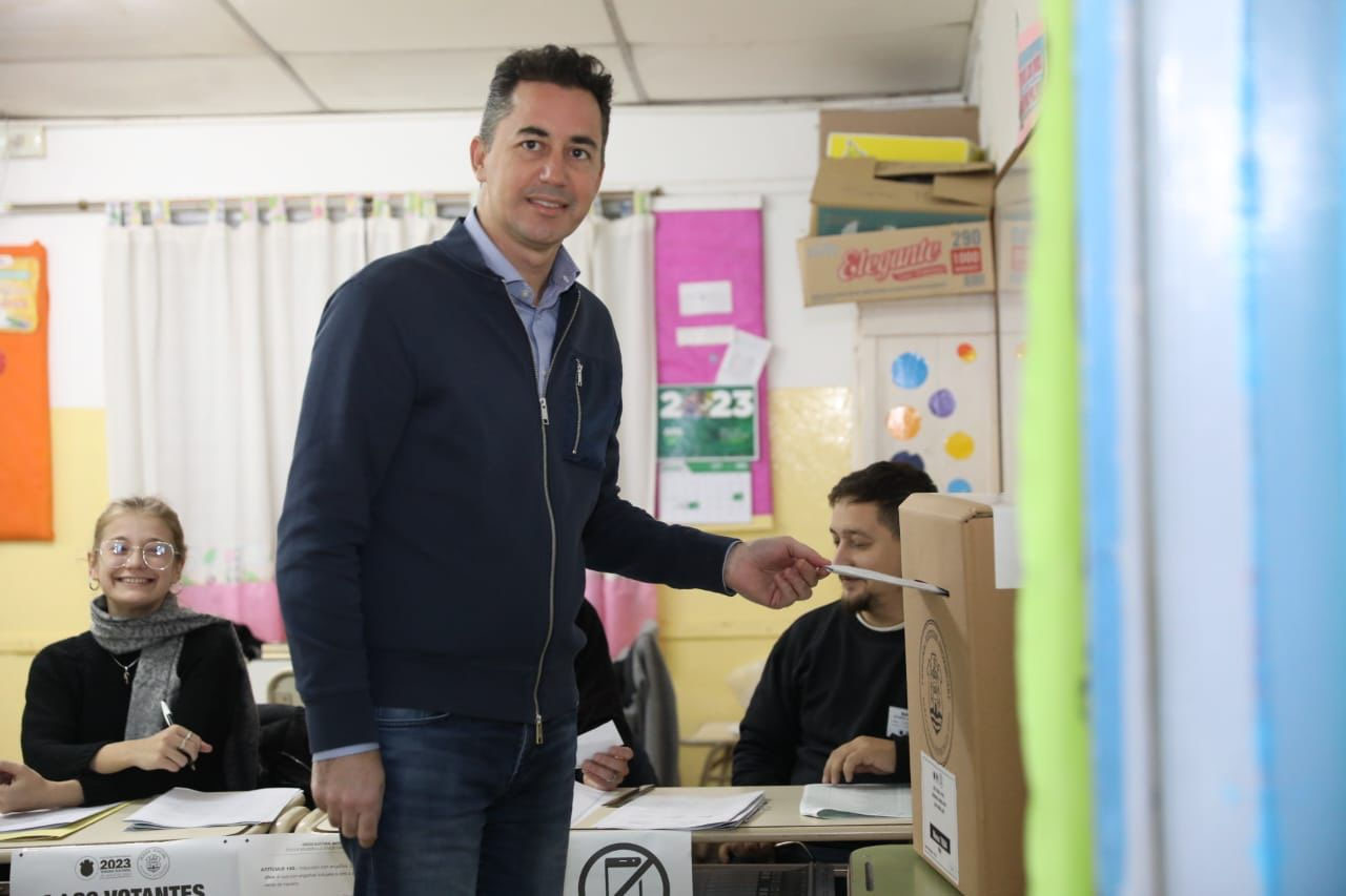 El Vicegobernador Manuel Calvo votó temprano en Las Varillas