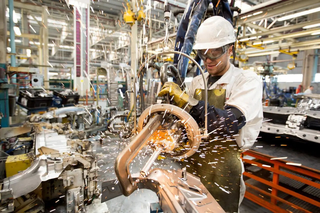 Editorial: La industria y el comercio ante la incertidumbre y la ...